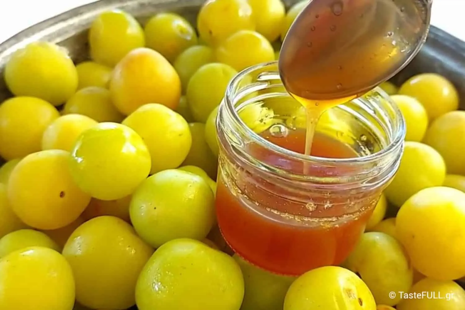 Πετιμέζι κορόμηλου ή Ξινάδα | TasteFULL.gr